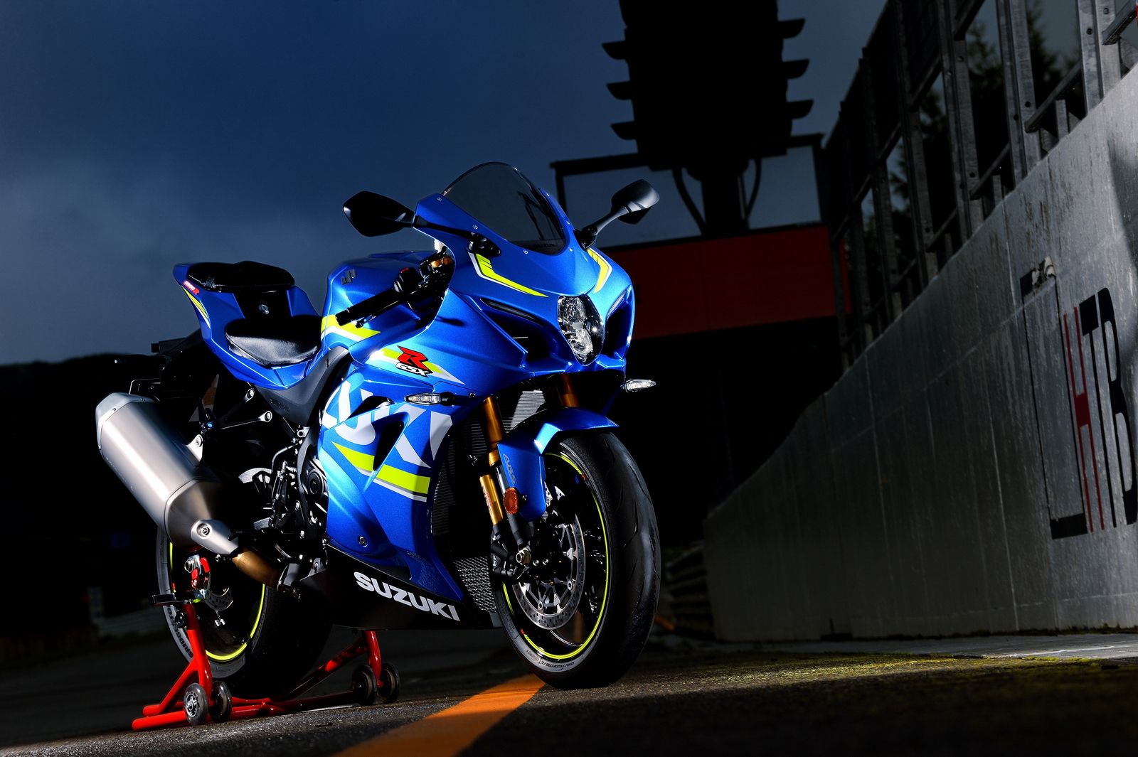 Action Bike - LE spécialiste SUZUKI à Paris
